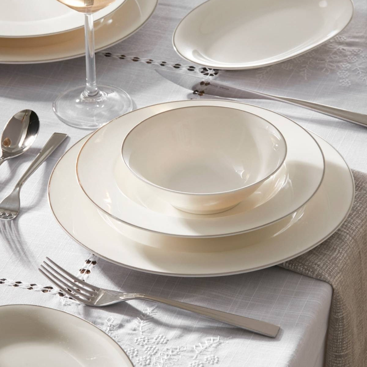 Lexi New Bone 56 Pieces Dinnerware Set For 12 People Platinum – Swordslife